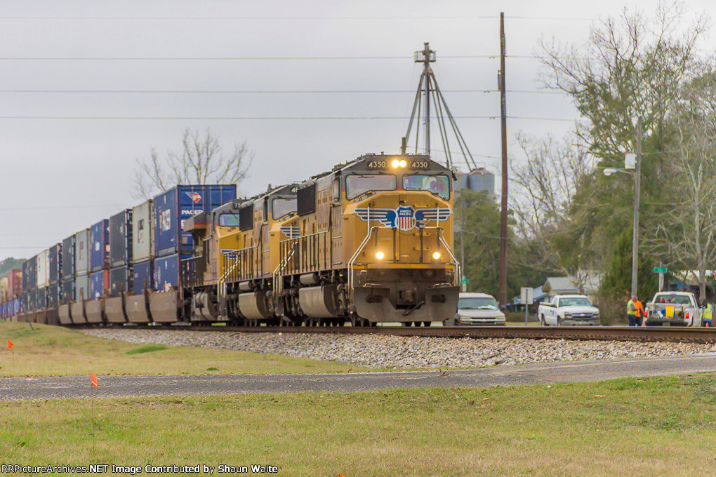 UP 4350 on a dear overcast Florida morning